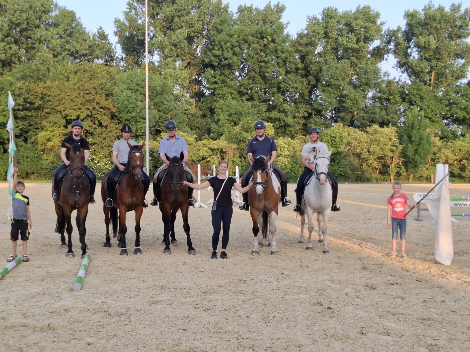 Berittene Offiziere des BSHV bestens vorbereitet auf das Schützenfest ...